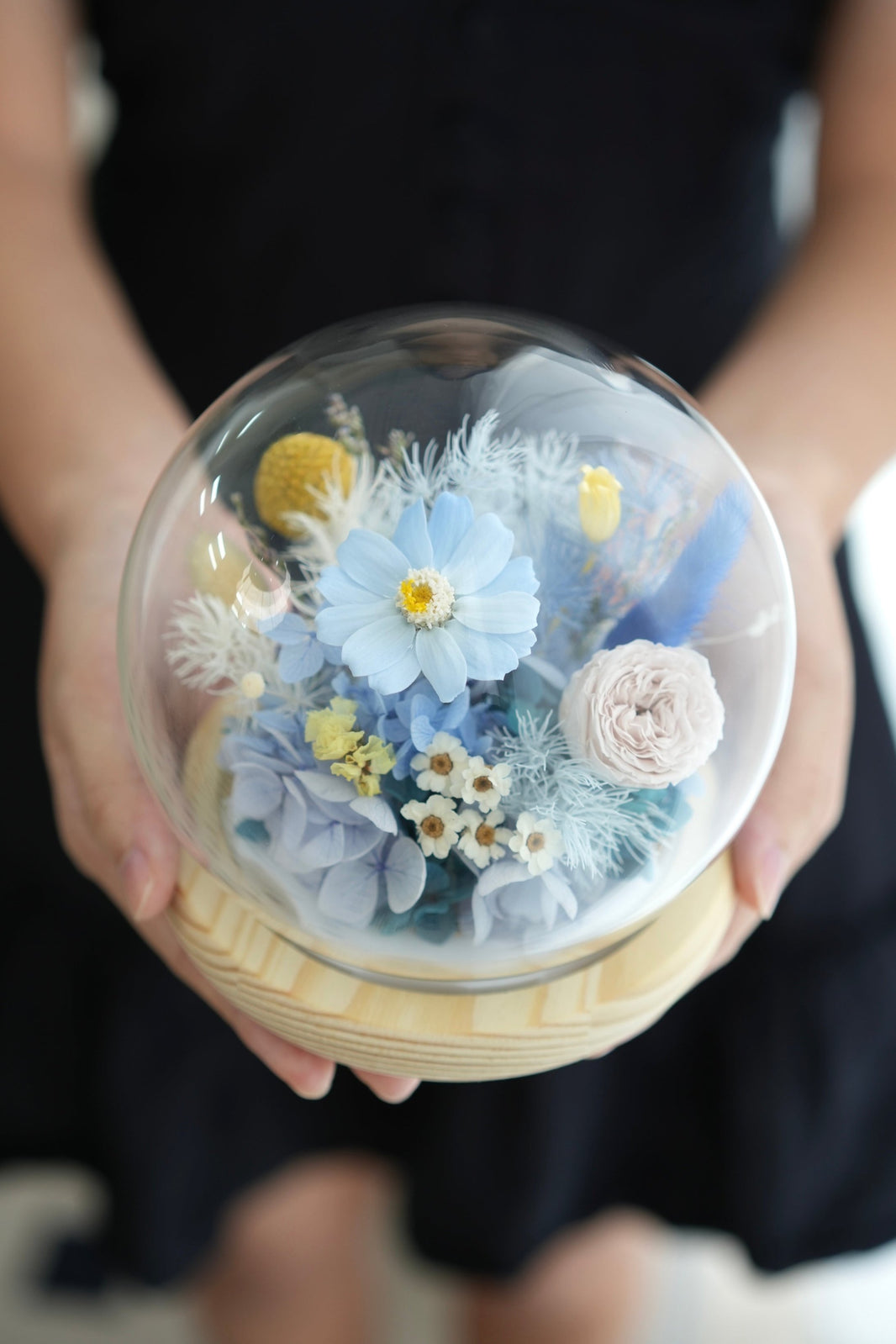 Moon Fleur Singapore - Preserved and Dried Flower Creations